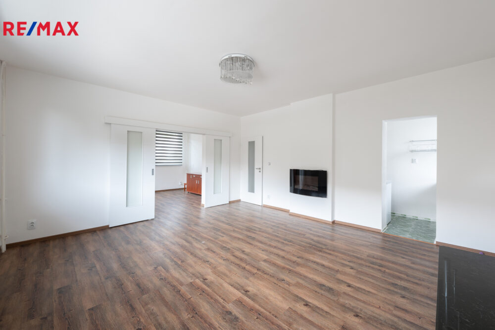 Prodej vily, 330 m2, Měchenice [419013] - RE/MAX Anděl Praha 5